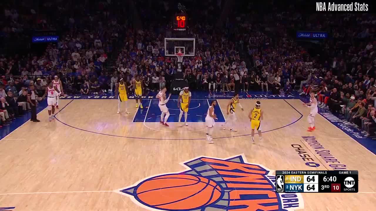 Watch DiVincenzo absolutely barbaric offensive foul | Streamable