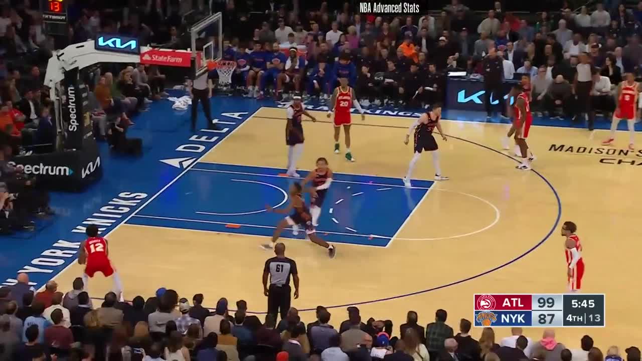 Murray Cross court pass to Hunter