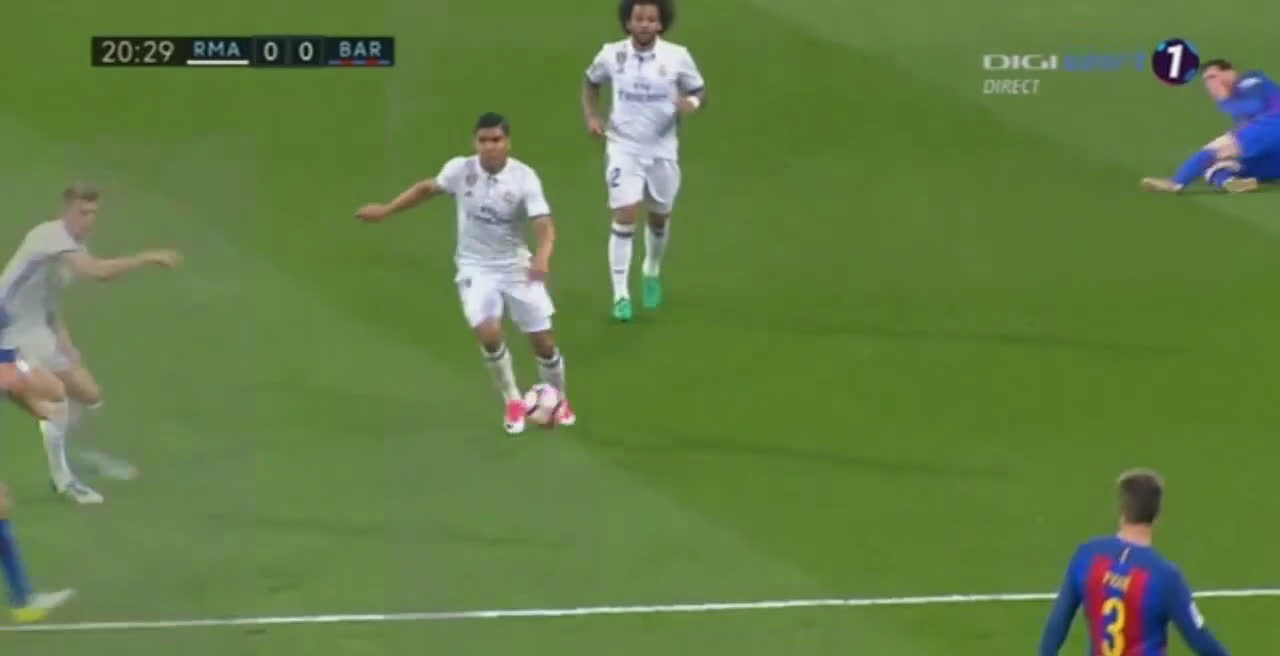 Marcelo Horror Foul on Lionel Messi