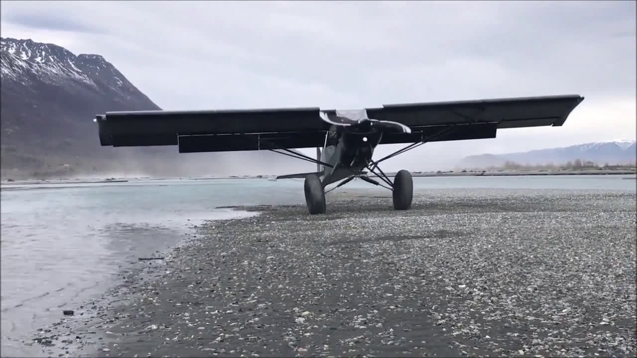 SQ12 Supercub lands and takes off