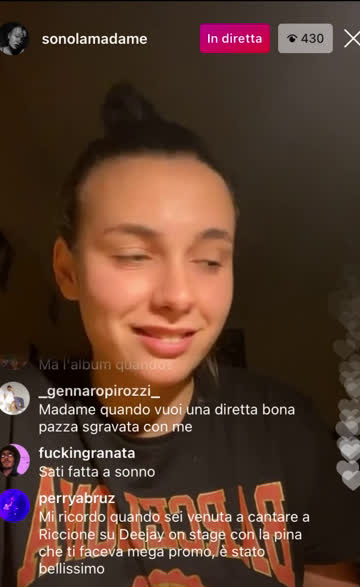 Madame solletico piedi