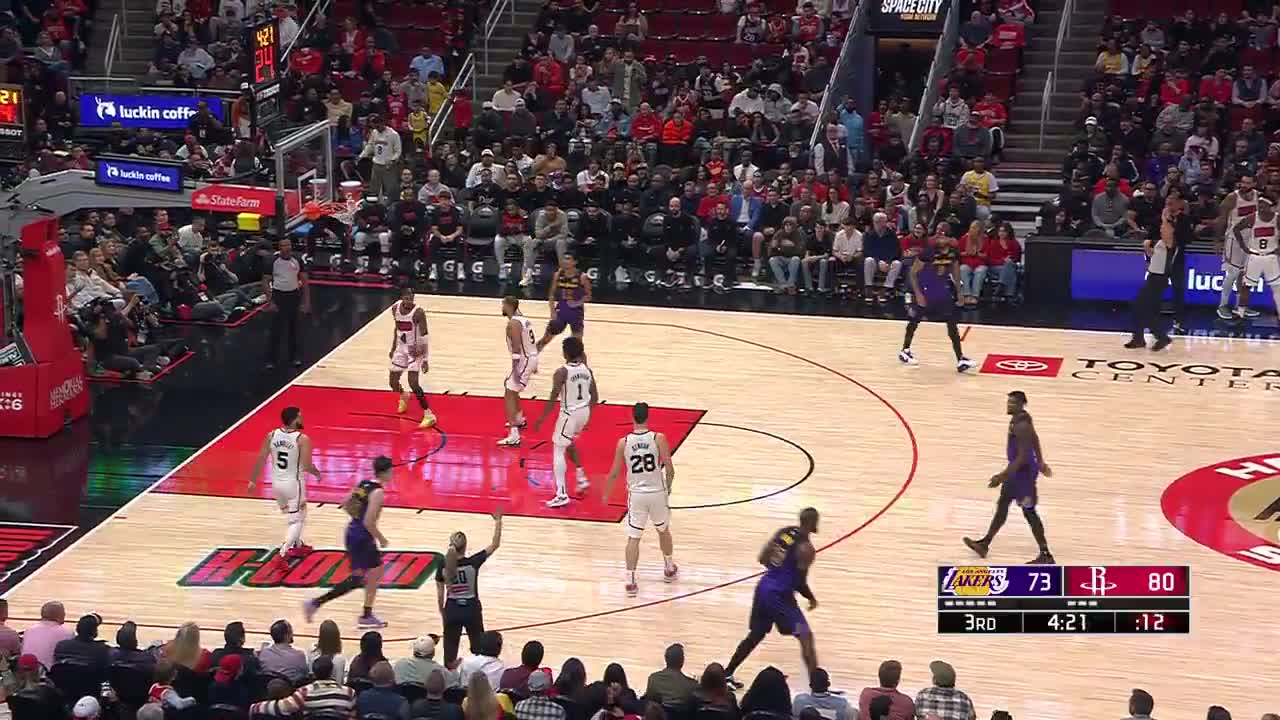 Watch NBA - LEBRON 3 OFF ONE LEG 🎯 Lakers closing the gap after ...