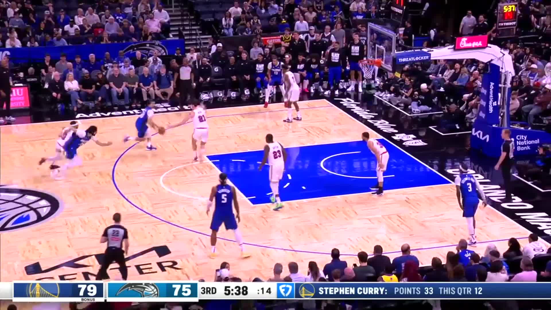 Watch [Highlight] Curry breaks KCP's ankles and hits a triple. Warriors force a turnover on the ...