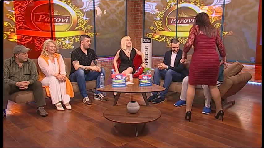 Rasni milfarski guzovi