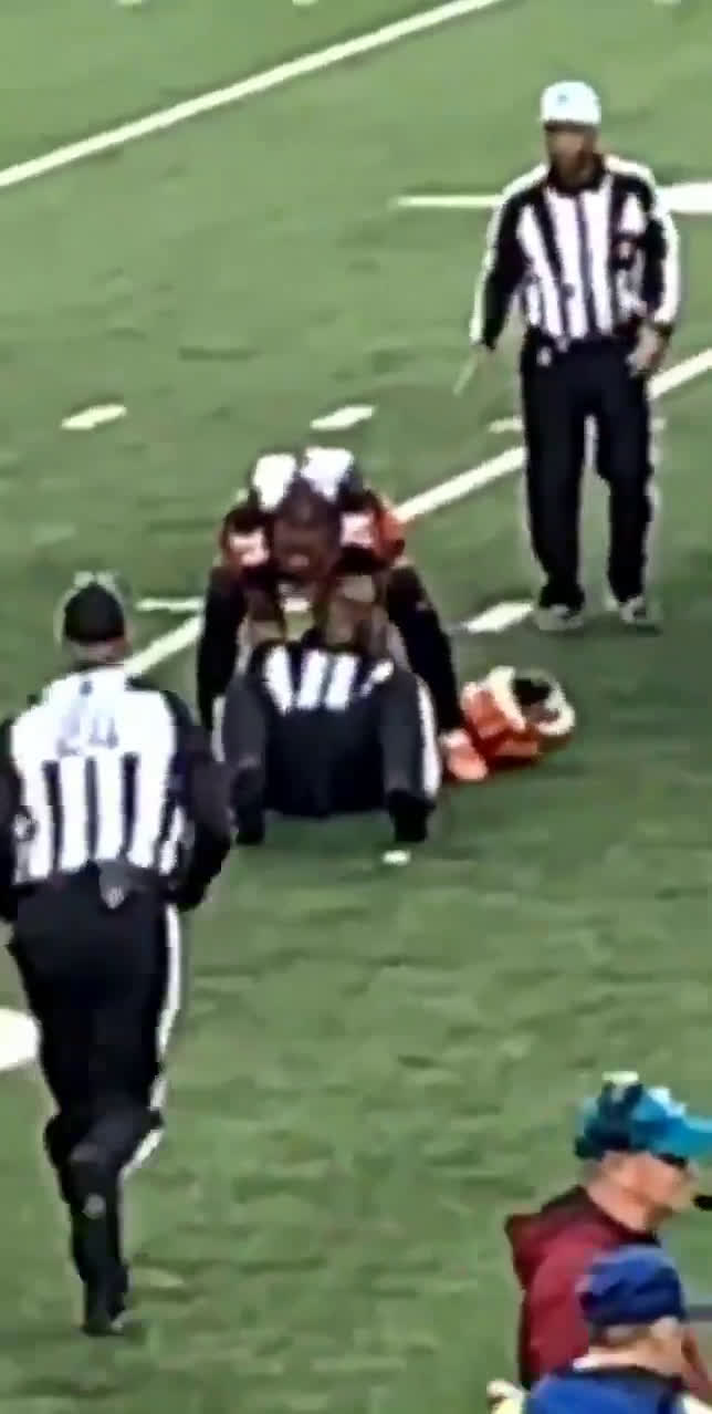 Somebody stop the damn match