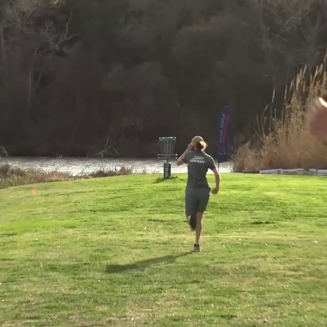 Watch hailey king hole 17 throw in approach waco rnd 2 | Streamable