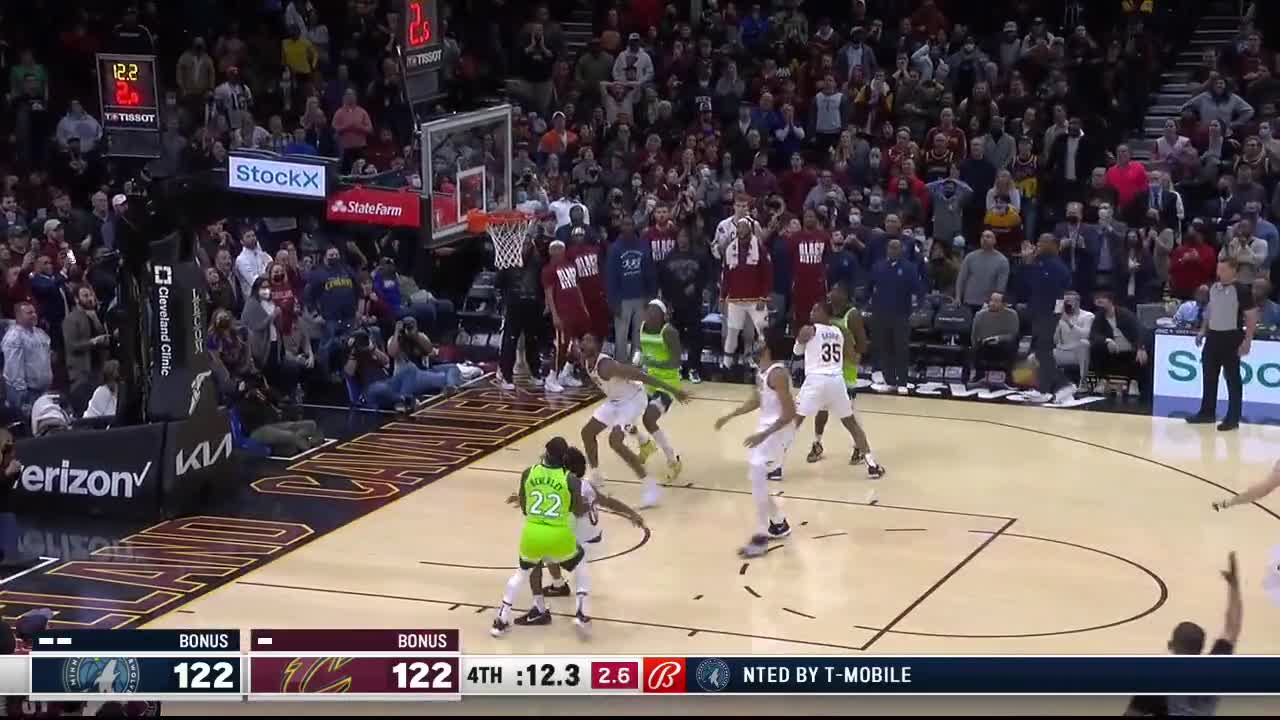 [Highlight] Three point champion KAT drills the 3 to give the Wolves a ...