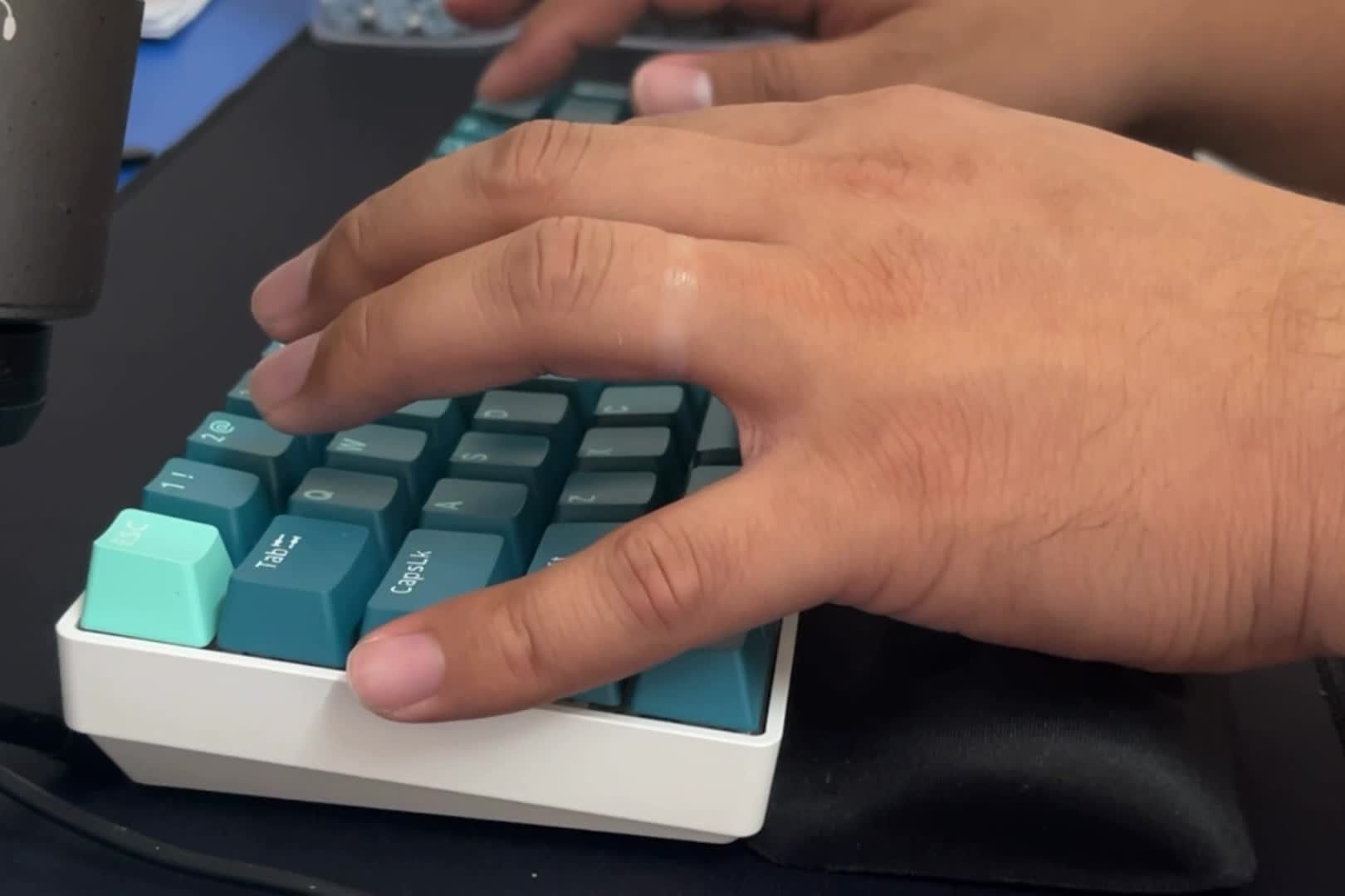 65% custom mechanical keyboard - green