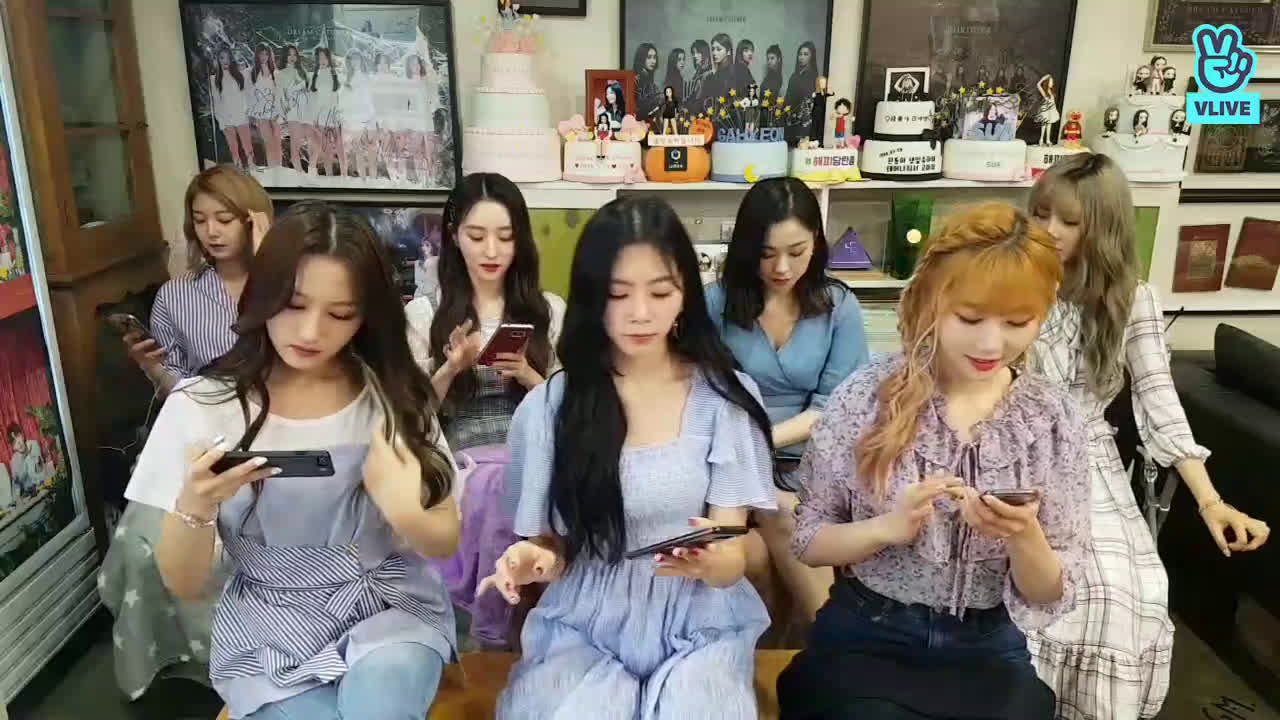 Watch HD singing her part in 'Mayday' by S.H.E (180629 VL) | Streamable
