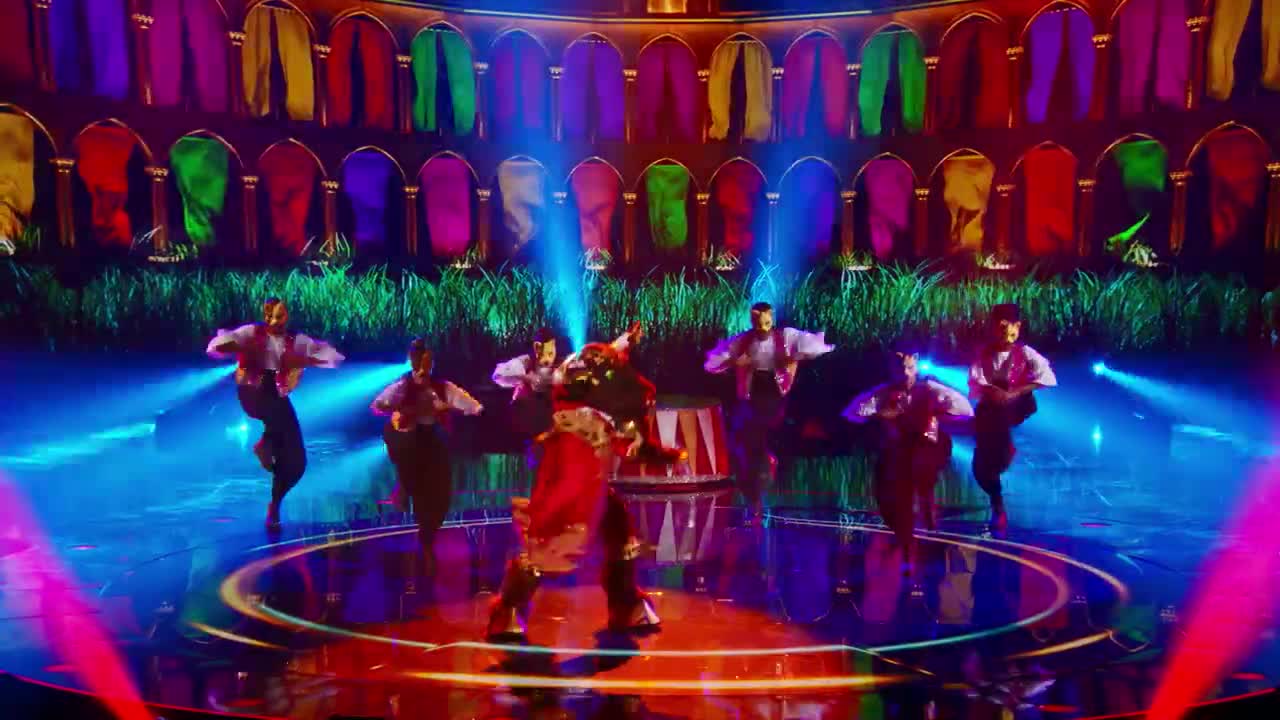 Bull performs “Circus” by Britney Spears