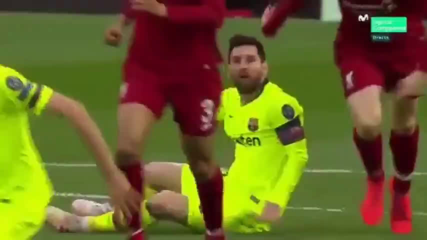 Robertson vs Messi