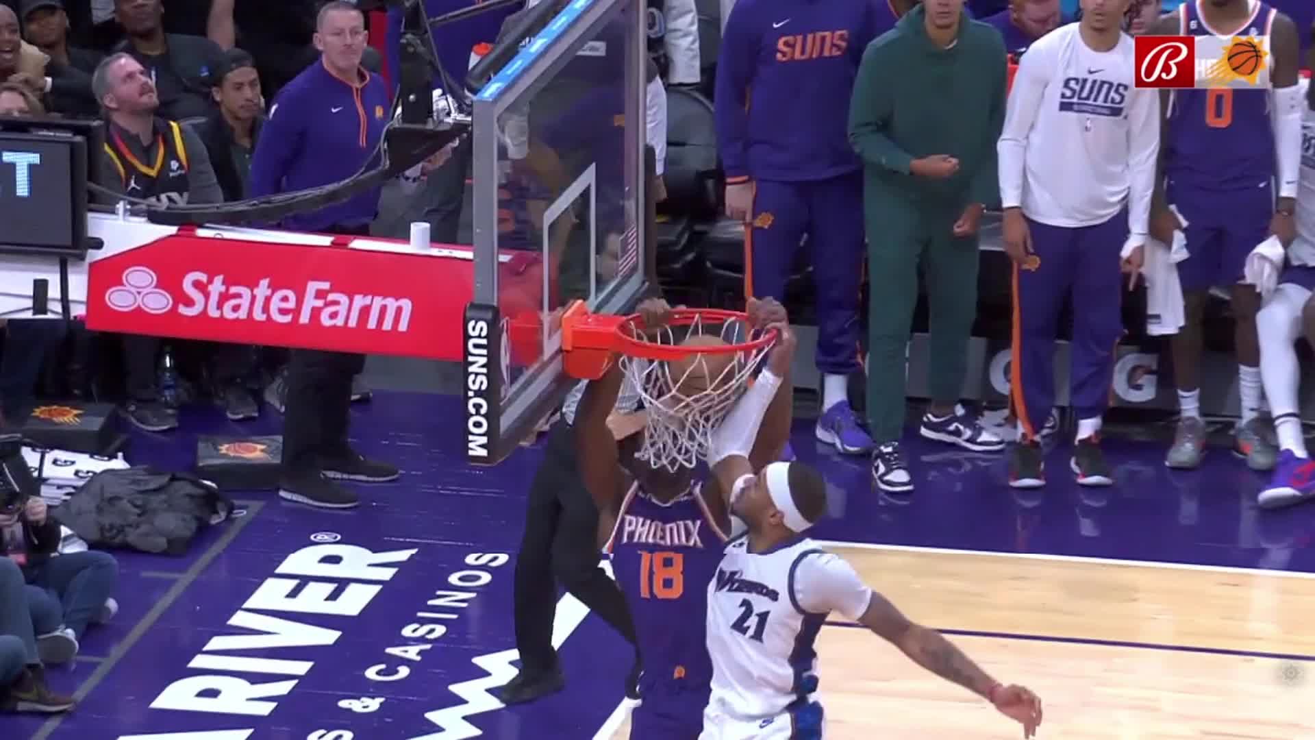 [Highlight] Bismack Biyombo sprints the floor and Landry Shamet lobs it ...