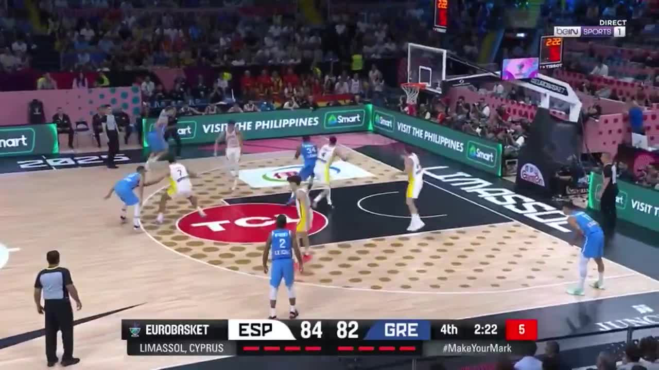 Watch Giannis with a great post move to tie the game! | Streamable