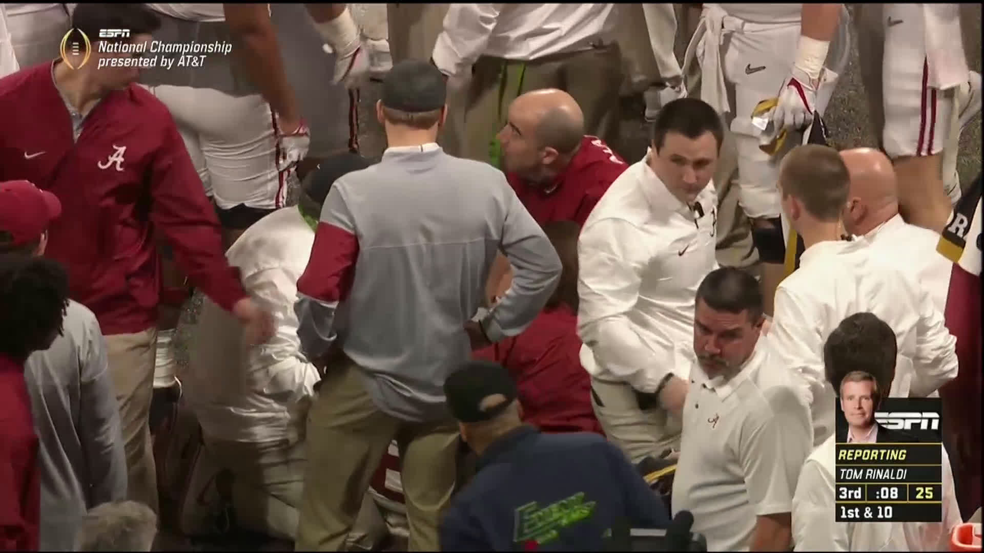 Bama player collapses on sideline