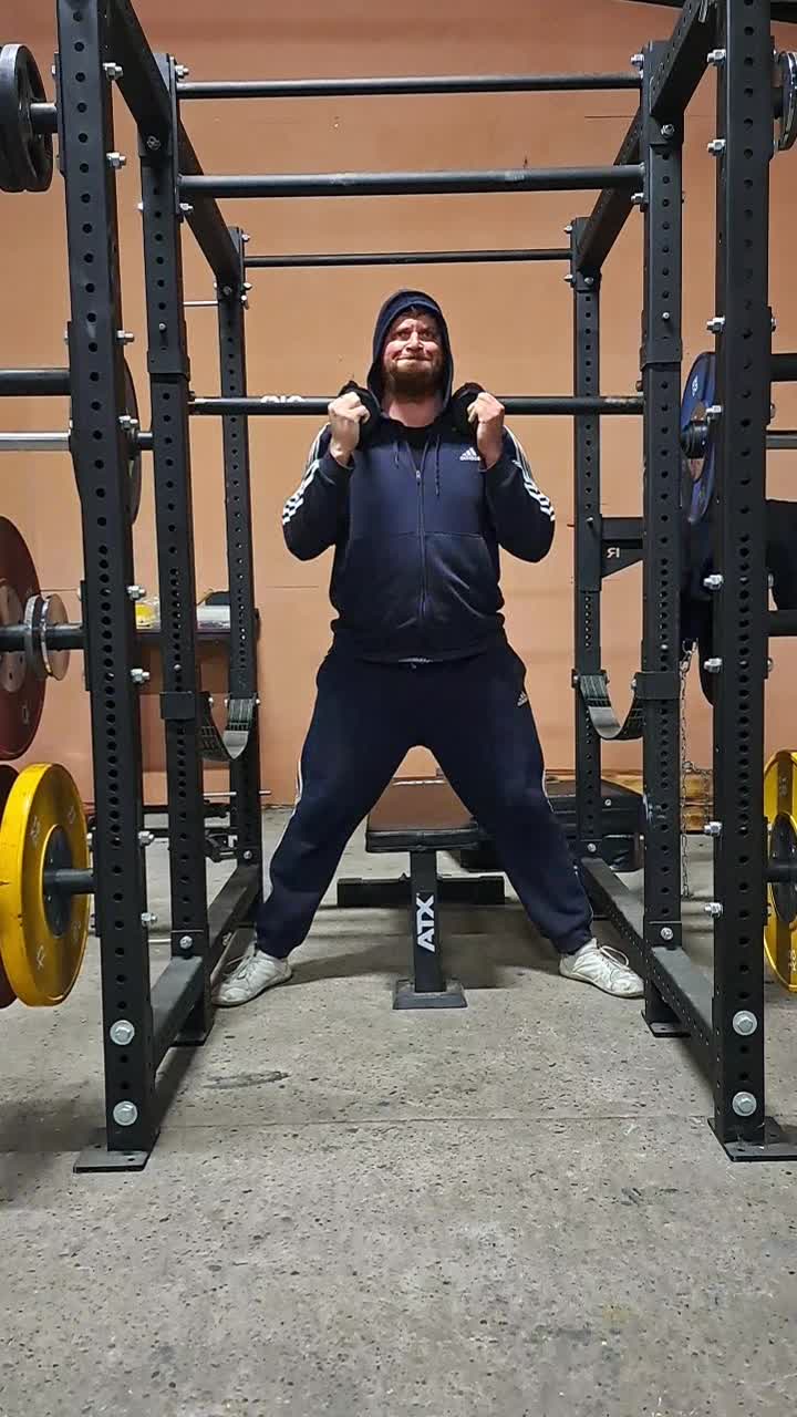 04-11-2023 100kg SSB box squat set 4