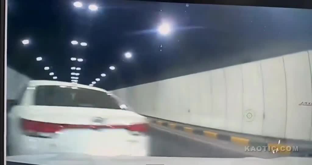 thats why you shouldn't crouch between two cars