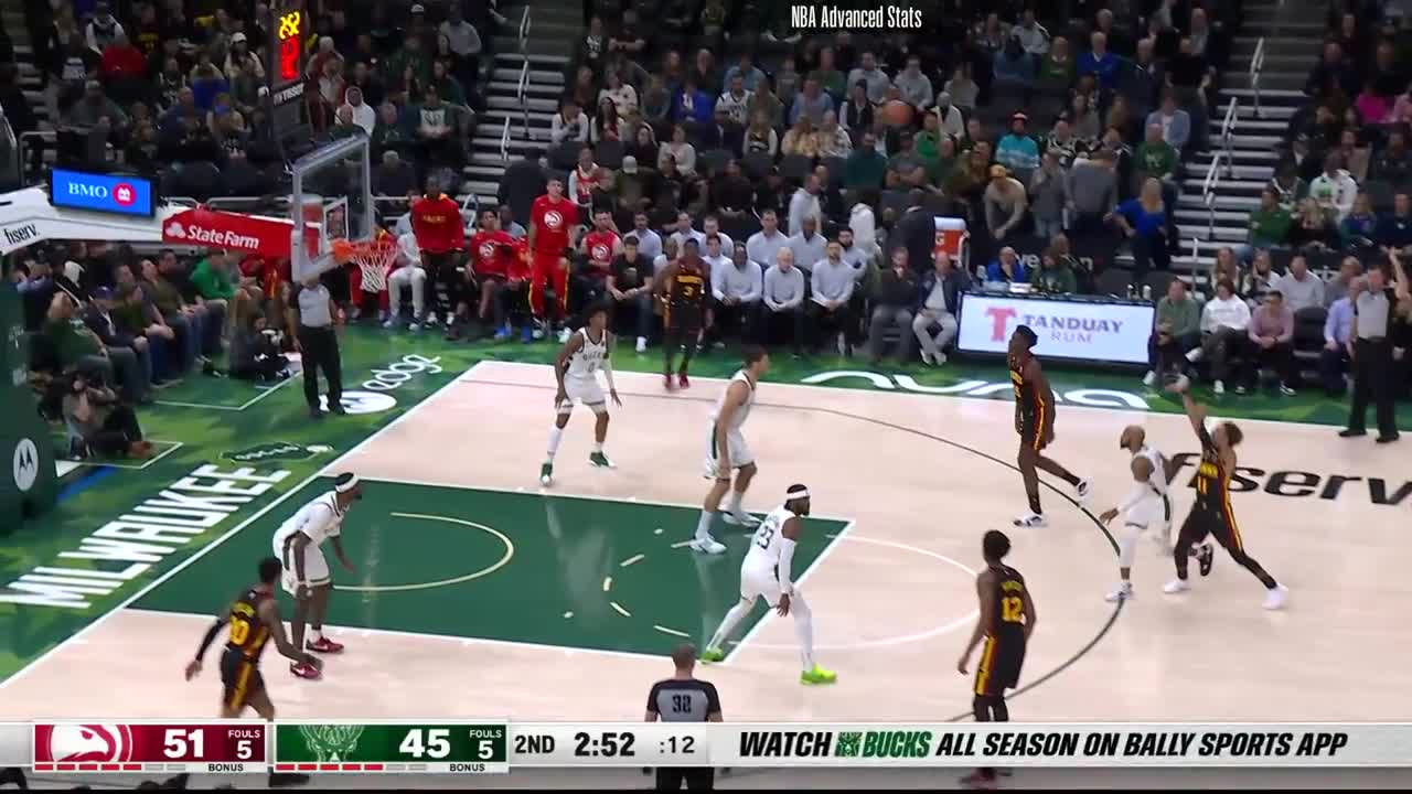 Trae Young mean crossover on Carter