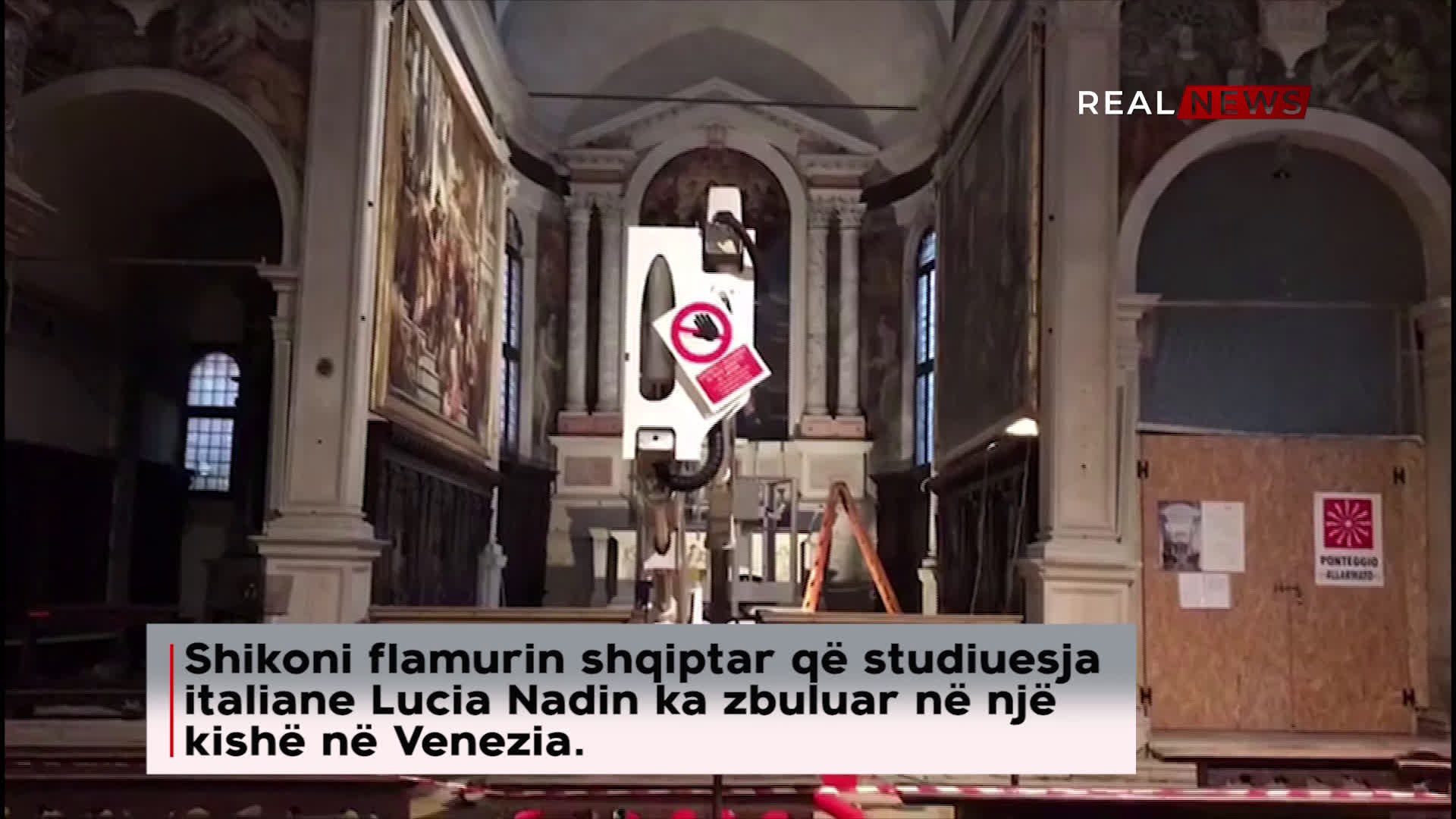 FLAMURI SHQIPTAR NE KISHE VENEZIA