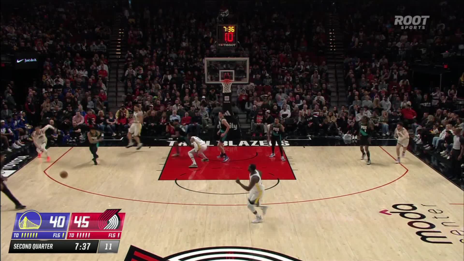 Sharpe fakes, spins, and drills the midrange pullup to beat the shot clock