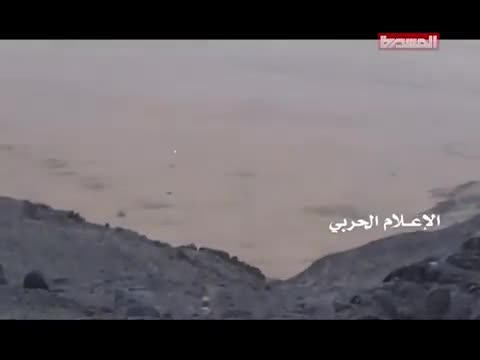 twiyg01 - Houthi militant scores an impressive RPG hit on advancing ...