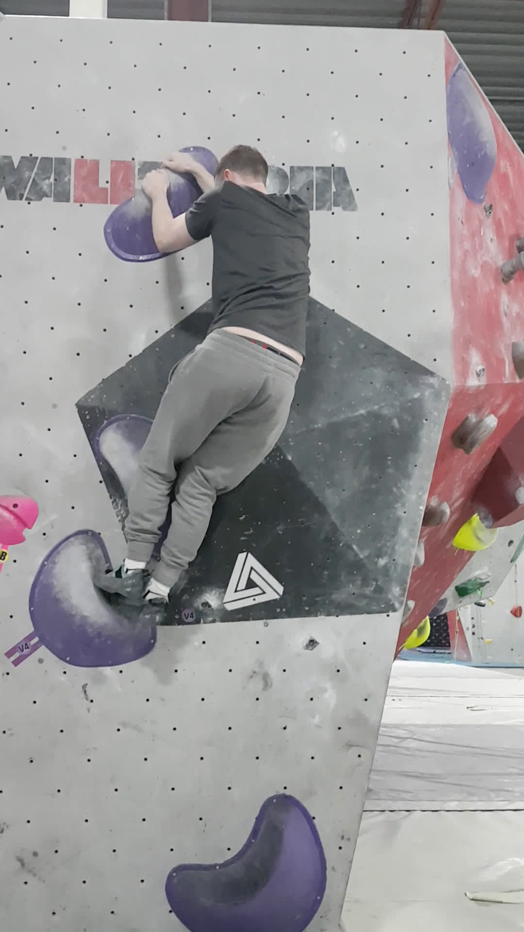 Fun V4 w/ toe hook