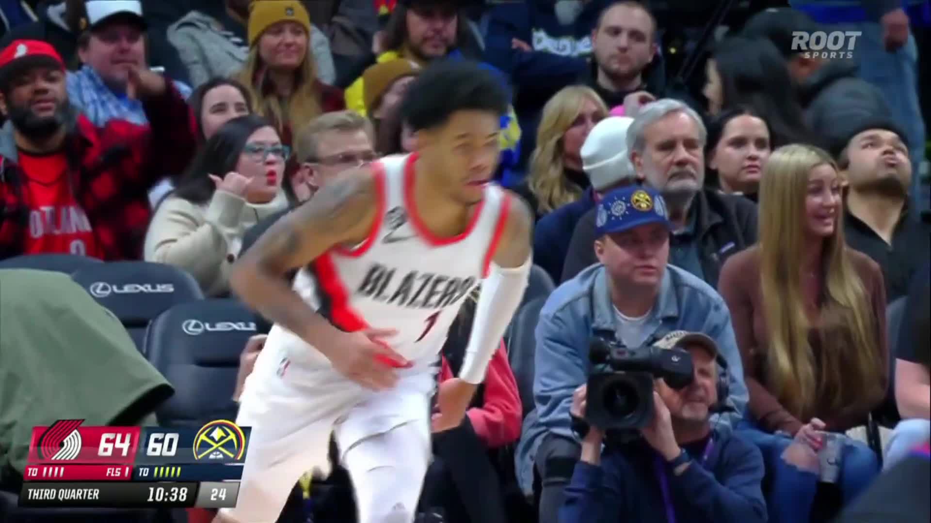 Hart with the halfcourt lob pass to Ant for the dunk