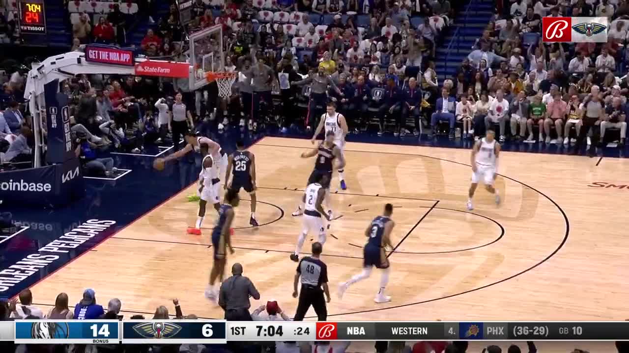 Watch [Highlight] Trey Murphy with a high flying slam over Dwight Powell | Streamable