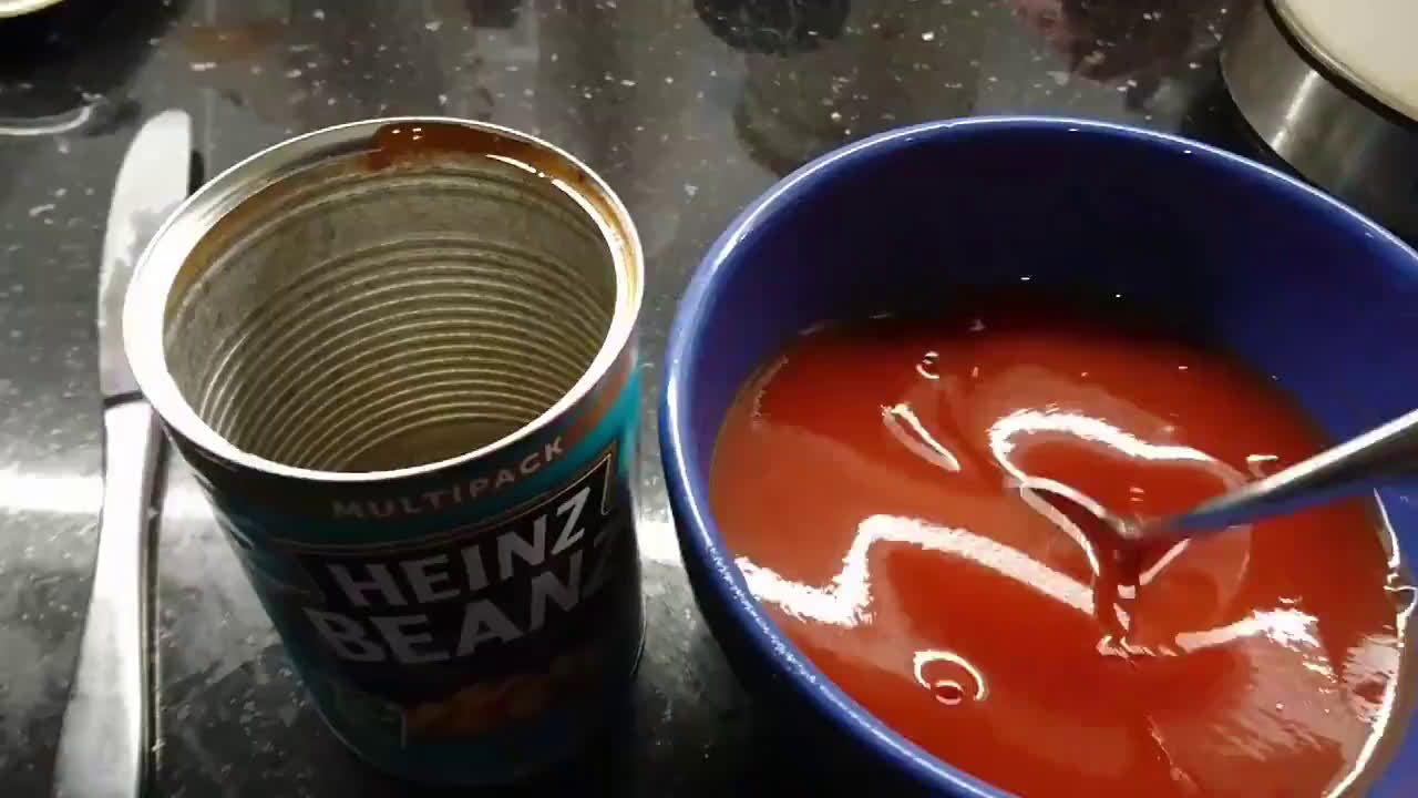 One bean in Heinz beans tin.