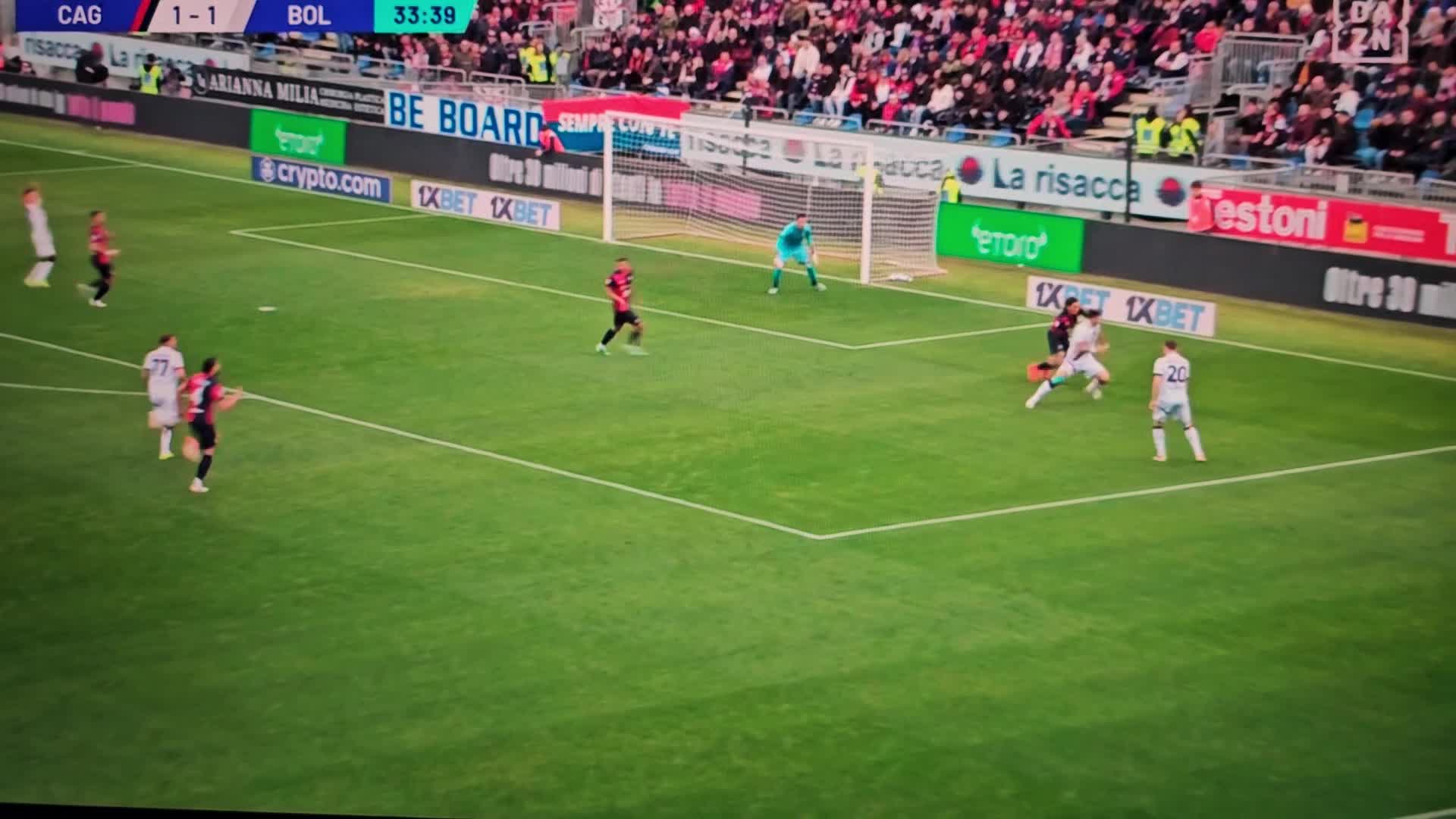 Watch 33'tacco di Orso e... salto in alto di Van Hoojdonk | Streamable