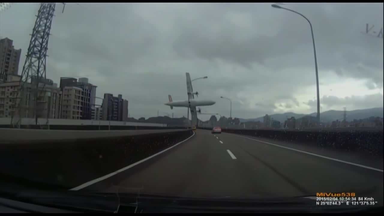 TransAsia GE235 hq