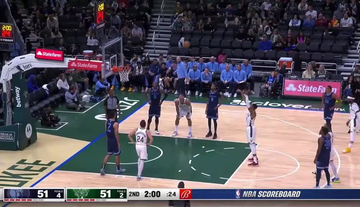 Giannis airballs a free throw