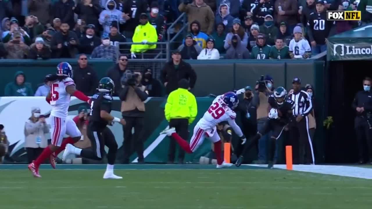 Toe tap Devonta Smith