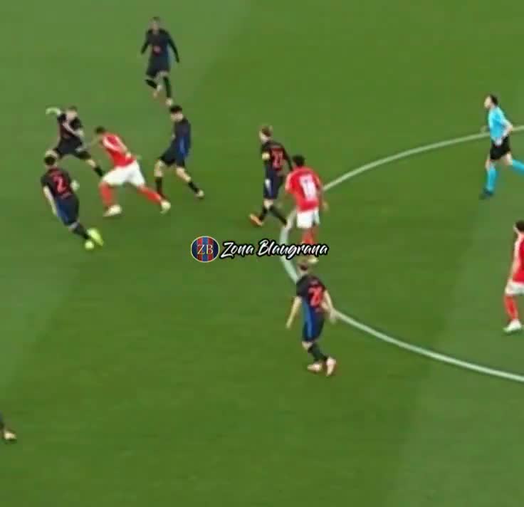 Watch Zona Blaugrana - 🚨 FALTA PREVIA DE PAVLIDIS A DE JONG EN LA EXPULSIÓN SEÑALADA A CUBARSÍ‼️ ...