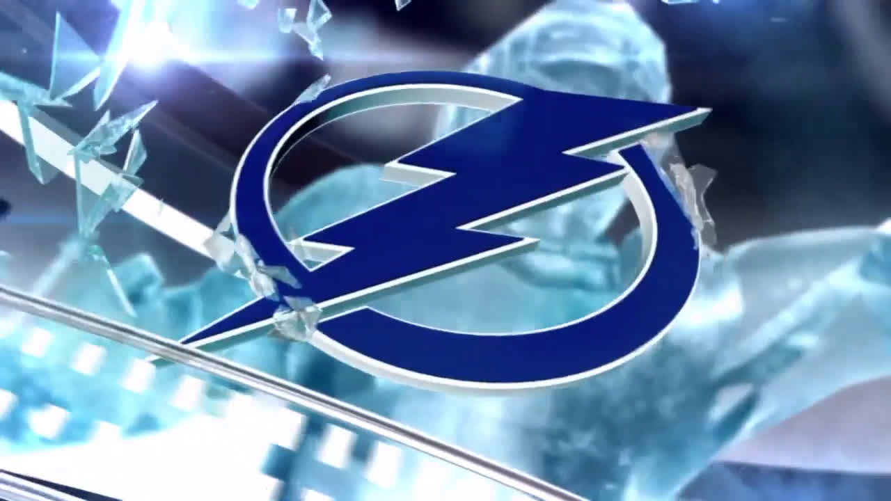 Stamkos rips a one-timer top shelf for his 21st goal of the season