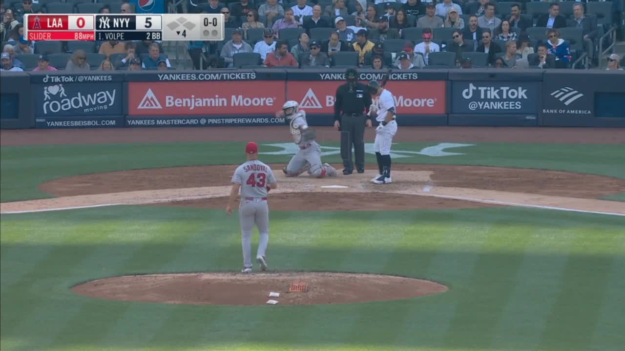 Watch IKF's great diving catch had a 99% catch probability | Streamable