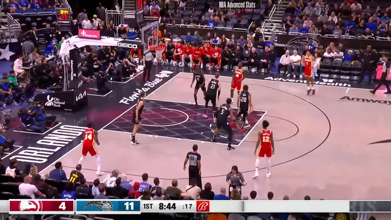 Young tries to draw foul, bad shot Q1 vs Magic