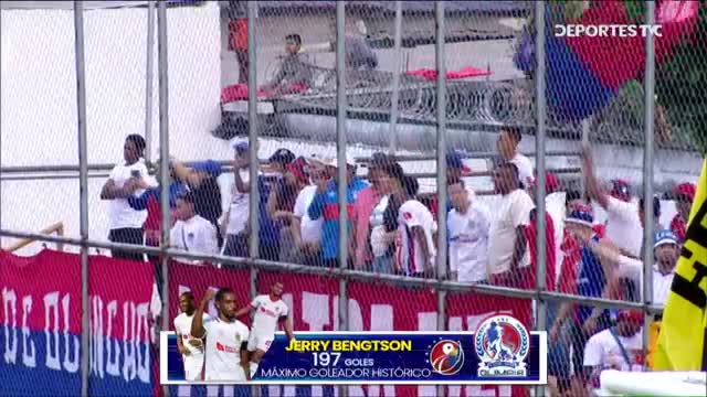 Watch Jerry Bengtson's record breaking goal to become Honduran league's ...