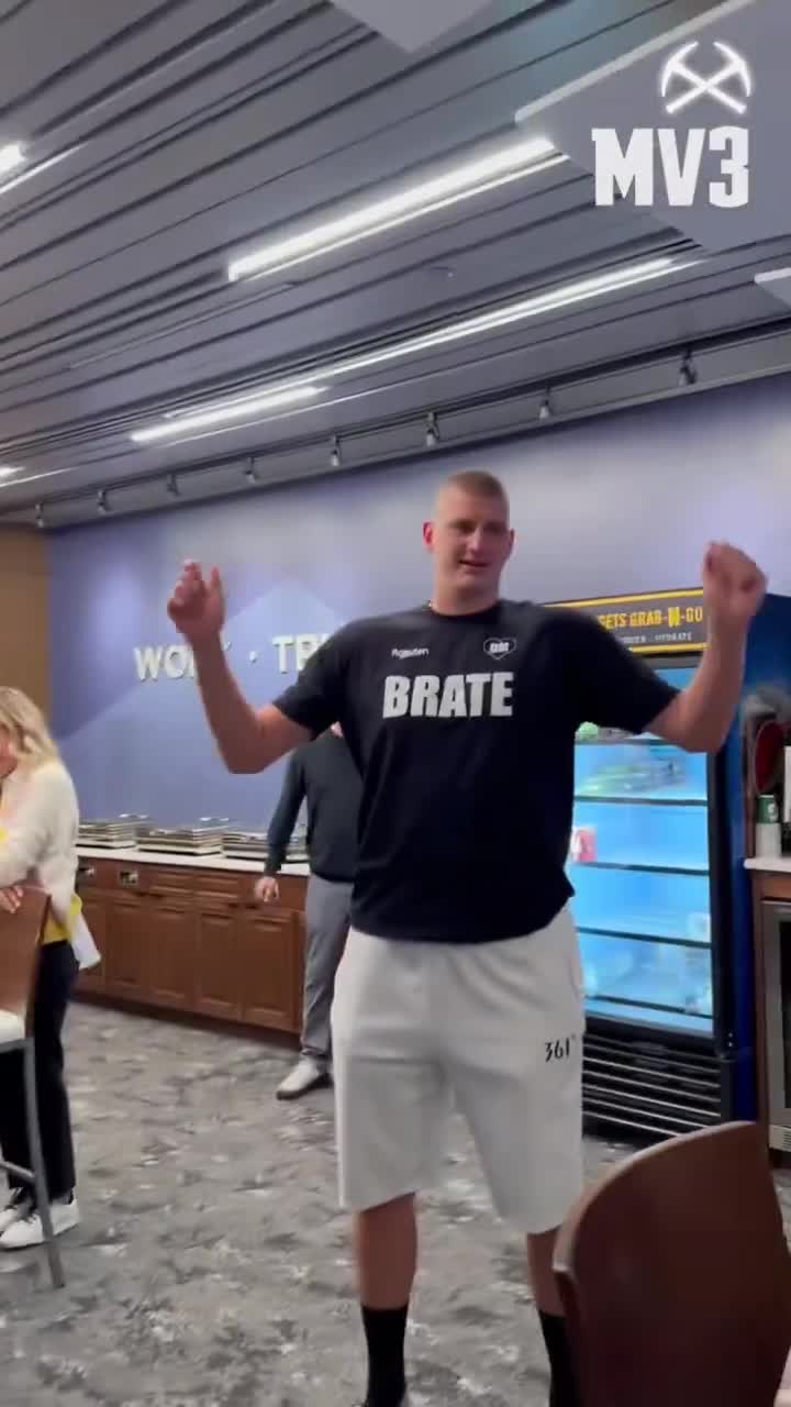 Watch reaction | Streamable