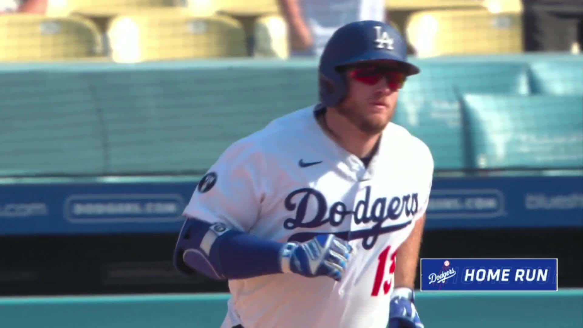 9/7/22 Max Muncy gets angry at ball