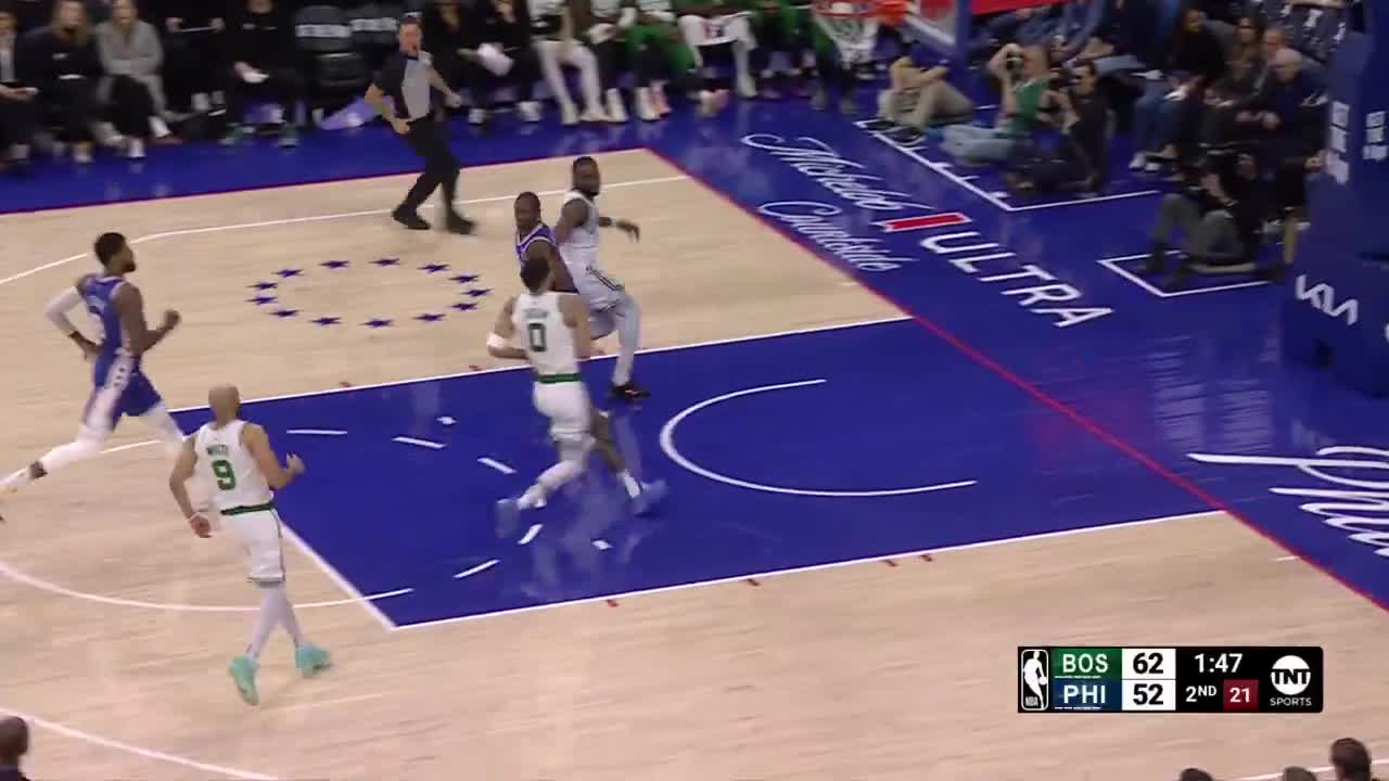 Watch [Highlight] Jaylen Brown sets up Jayson Tatum for the dunk | Streamable
