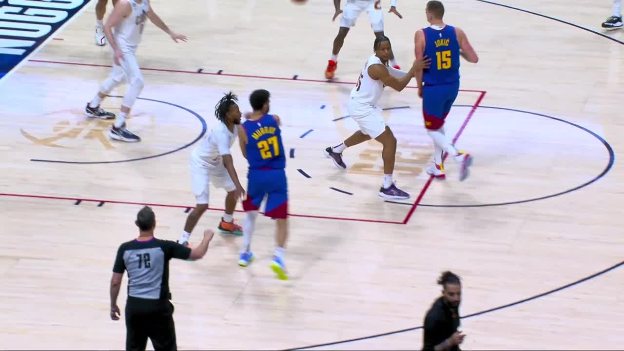 [Highlight] Jamal Murray accidentally punches Darius Garland after a ...