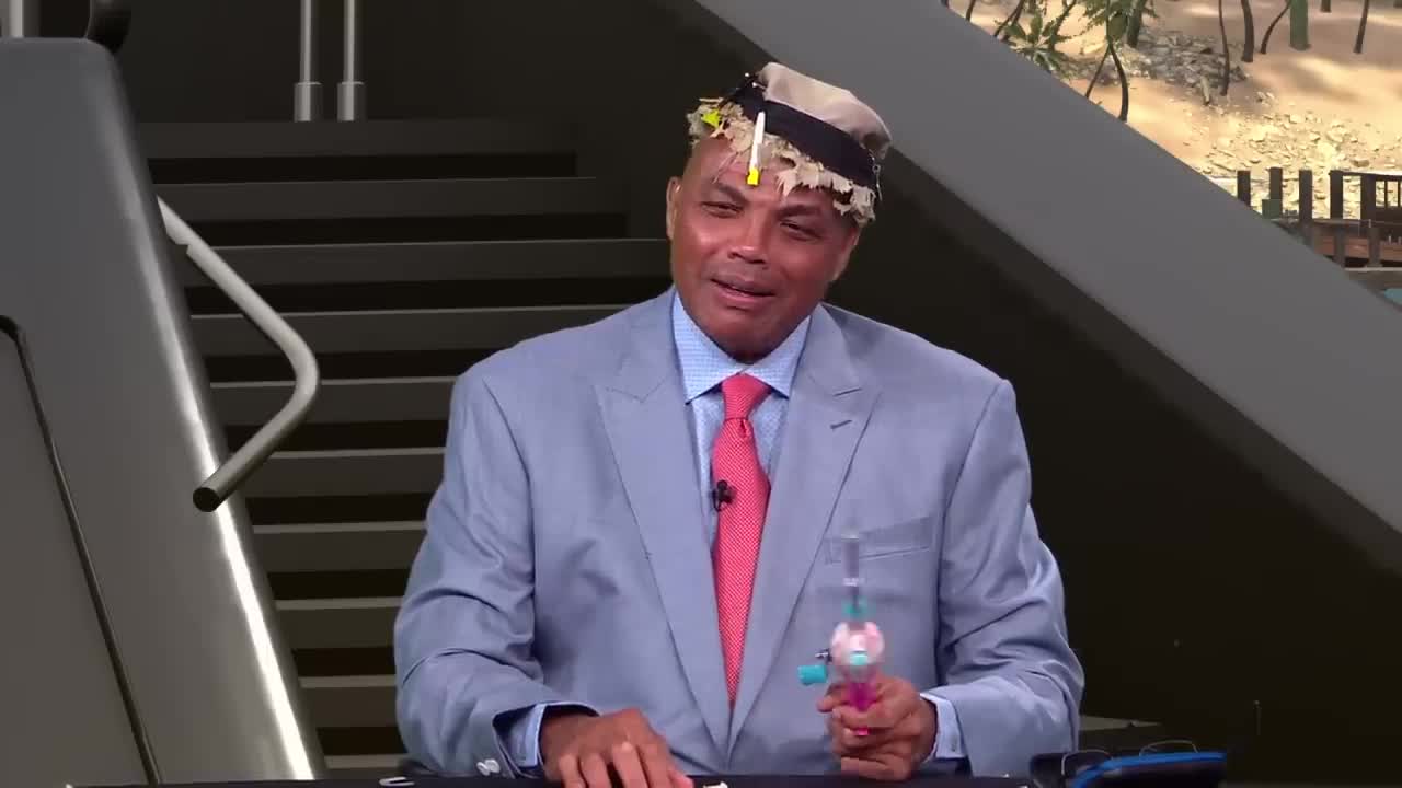 Watch The Crew Disappears to another Dimension as Chuck closes out the show | Streamable