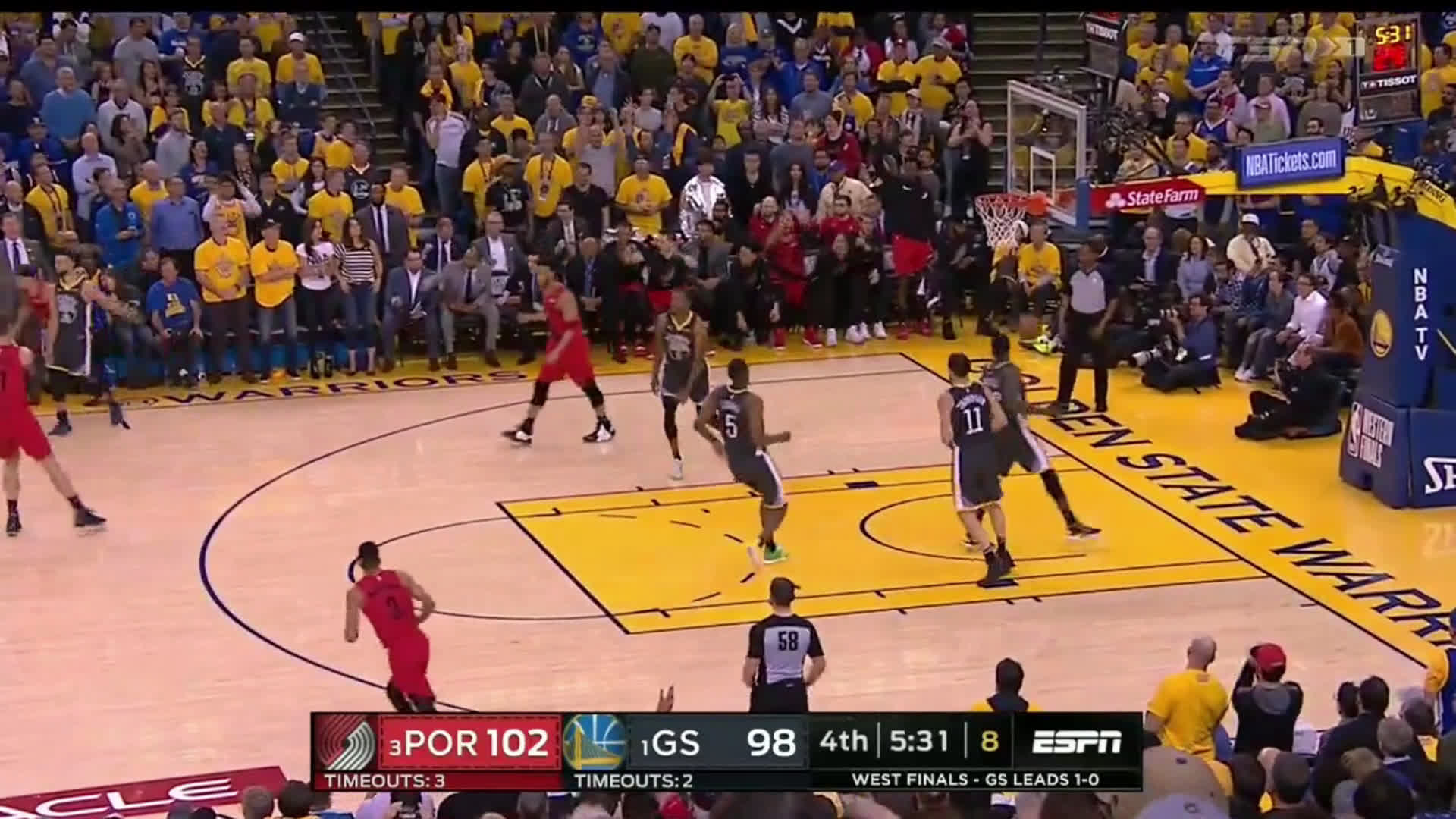 Seth Curry hits the THREE over Steph | ESPN