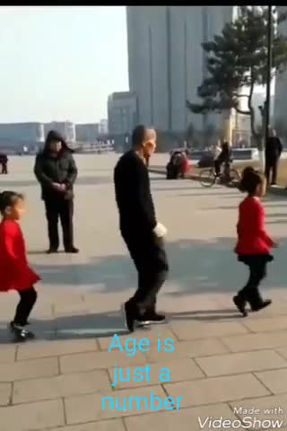 Papy et ses petites filles sont merveilleuses