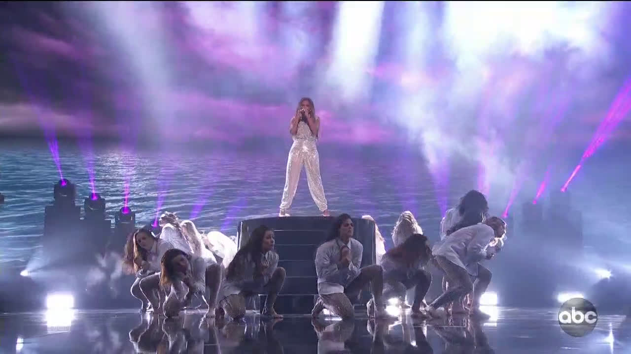 Jennifer Lopez (American Music Awards 2018)