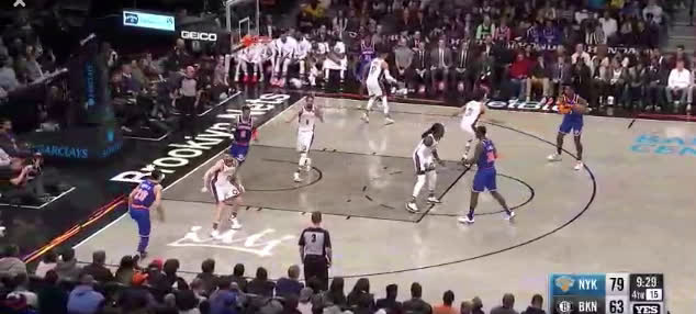Knicks toss cross screen