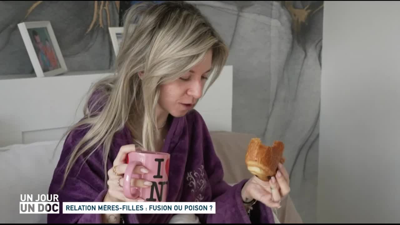 Watch UNE TARÉE QUI SOUMET UN CUCK ''C MOI KI PORTE LES CORONES ...