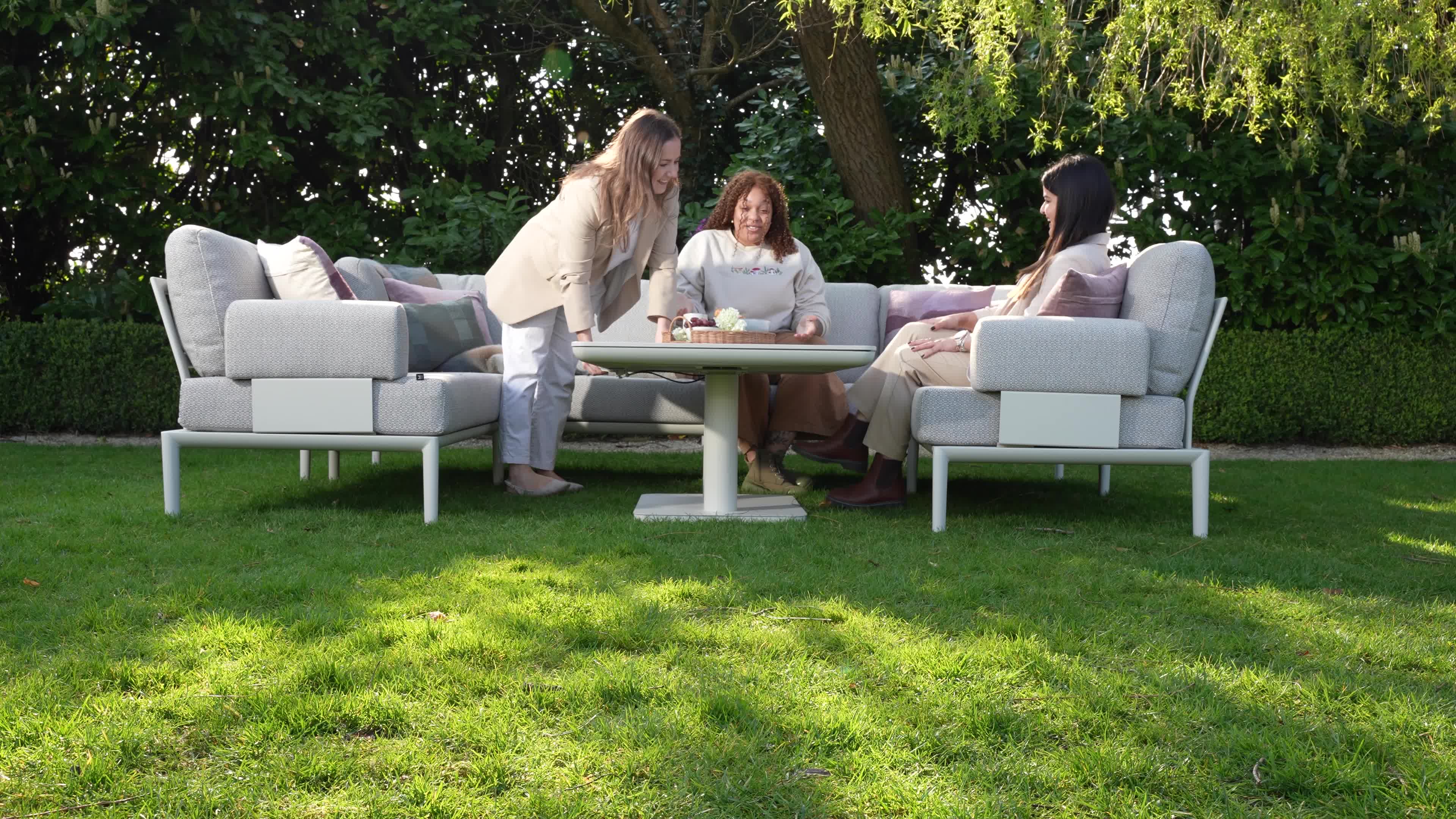 Watch Como-2+2+2+2-Corner-Unit-Setting-FULL | Streamable