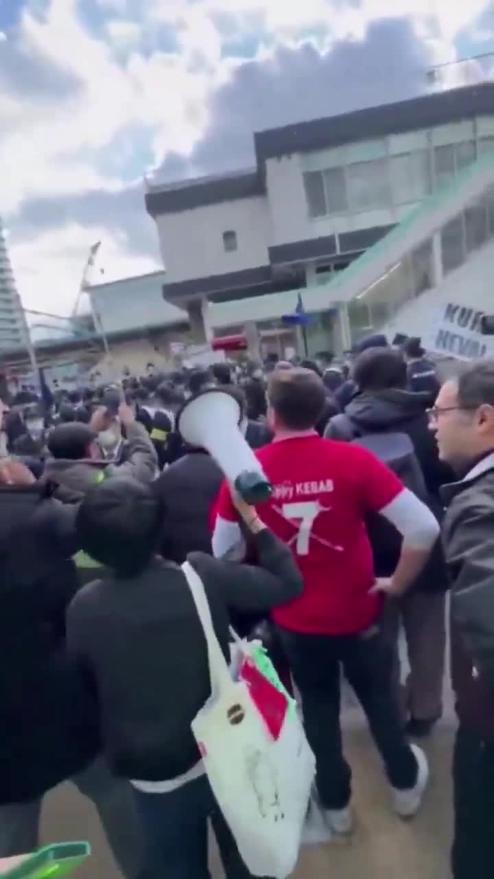 Watch RadioGenoa_status_1865641544759320955_720x1280 | Streamable