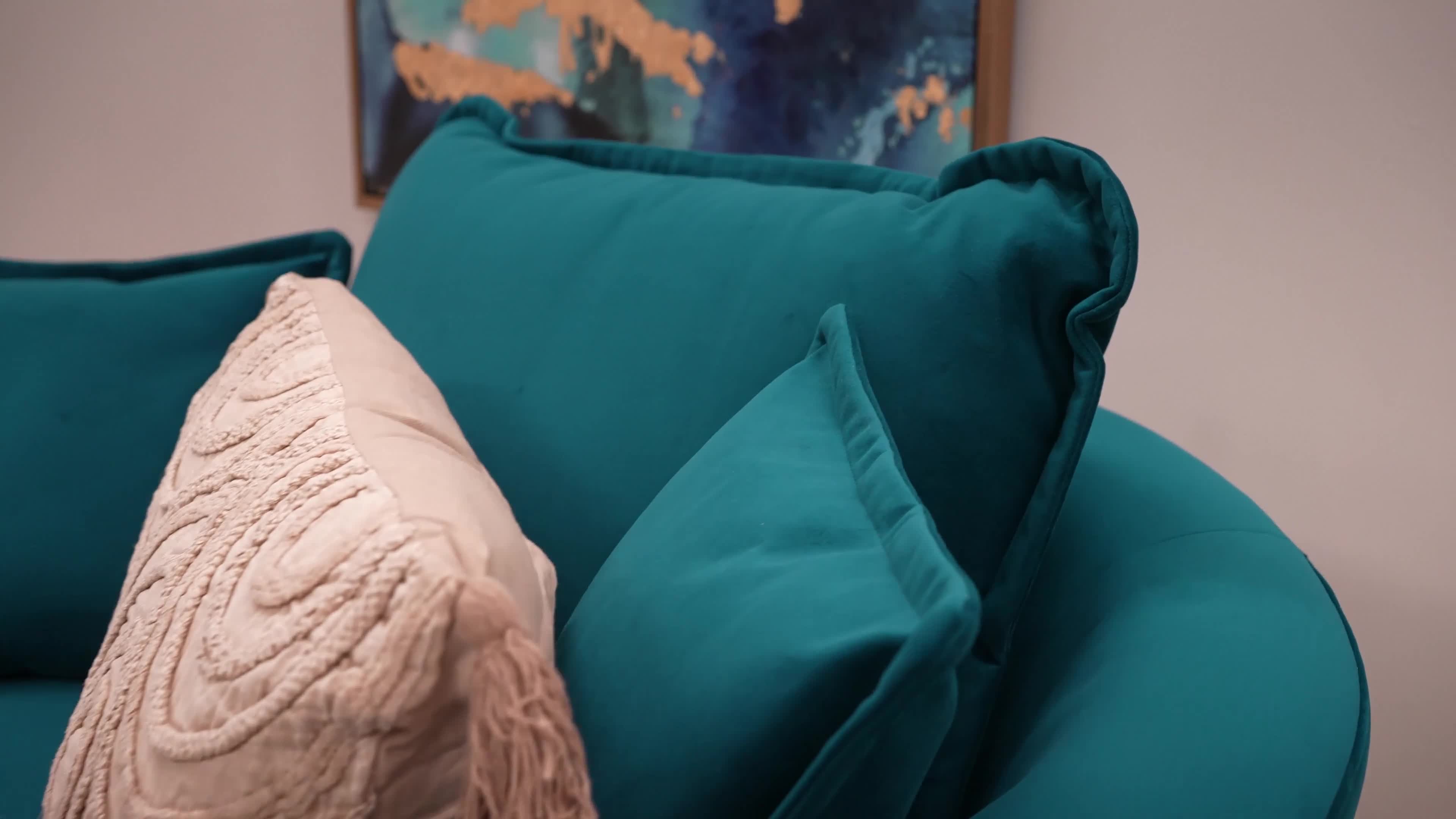 Watch DOVE CUDDLER | Streamable